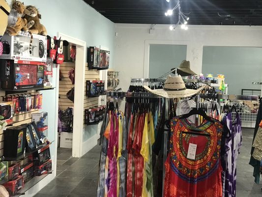 SIGNATURE SOUVENIRS - Updated December 2025 - 10 Photos - 2029 Strand ...