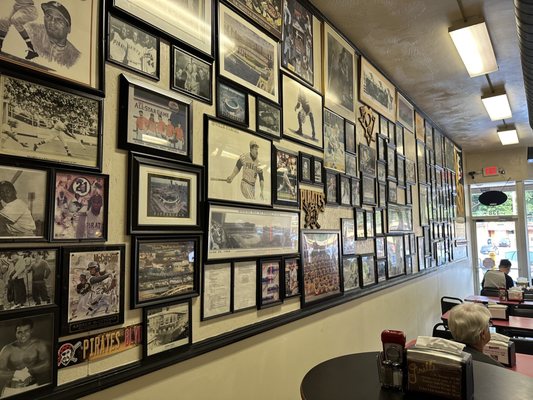 WIGGY’S OF STOTT TOWN CEN - Updated December 2025 - 60 Photos & 112 ...