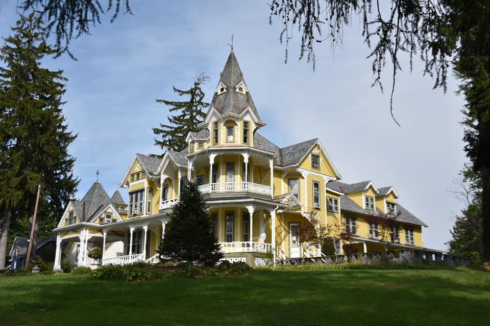 MERRIAM CASA BELLA - Updated December 2025 - 131 Main St, Newton, New ...