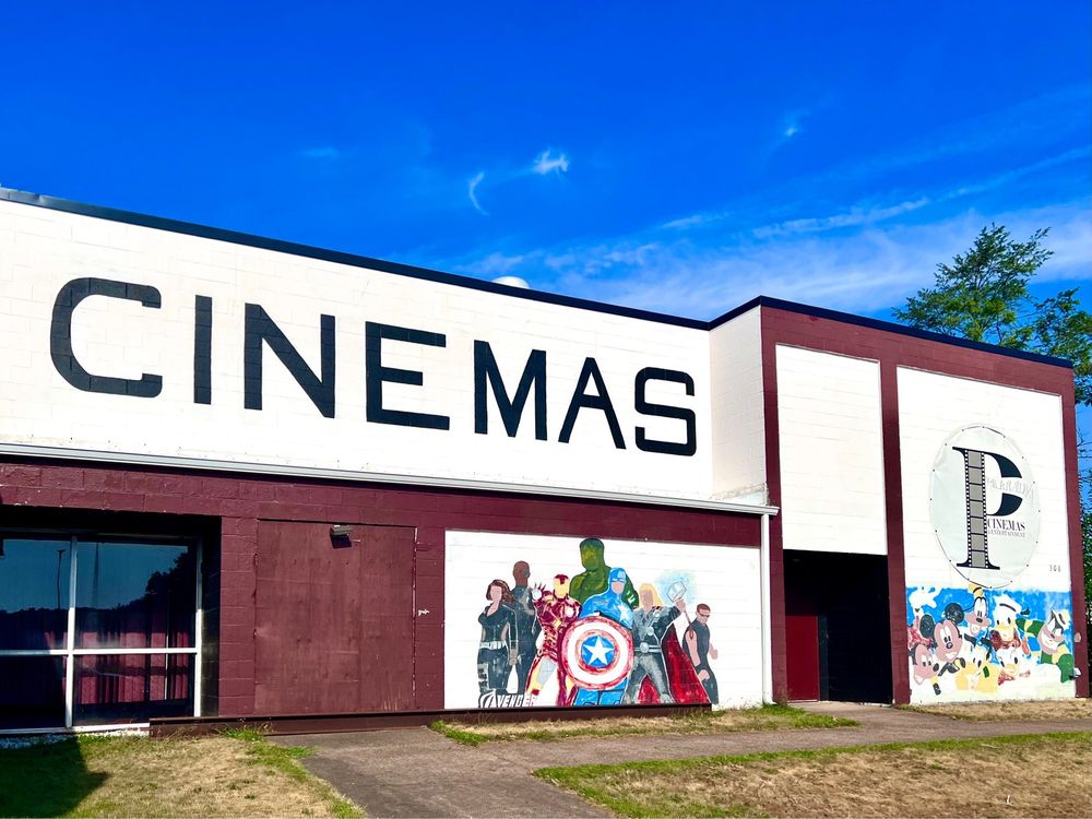 PARKADE CINEMAS & ENTERTAINMENT - 46 Photos & 49 Reviews - 416 Middle ...