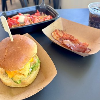 THE FLYING YOLK - Updated June 2024 - 686 Photos & 819 Reviews - 2902 ...