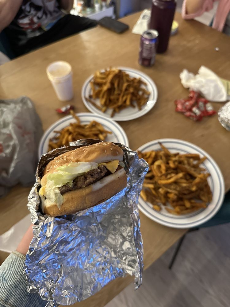 FIVE GUYS - Updated June 2024 - 46 Photos & 102 Reviews - 1456 E 53rd ...