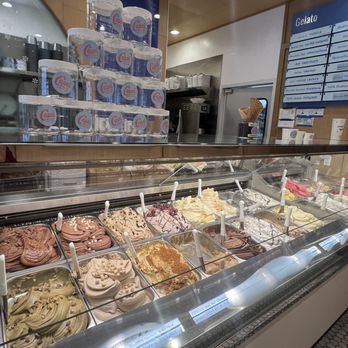 CAPRI GELATO & COFFEE BAR - Updated August 2024 - 235 Photos & 192 ...