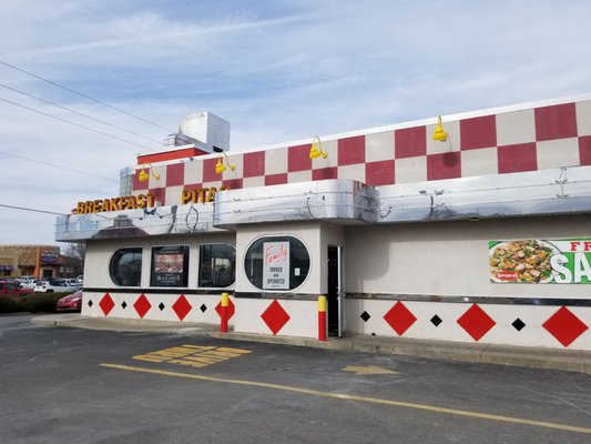 SPANGLES - Updated August 2025 - 18 Photos & 11 Reviews - 2310 N Maize ...