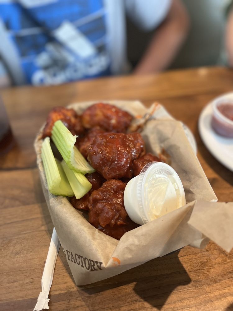 BUFFALO WING FACTORY - Updated October 2025 - 66 Photos & 234 Reviews ...