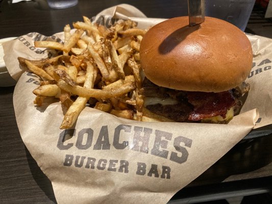 COACHES BURGER BAR - Updated October 2025 - 39 Reviews - 15655 OH-170 ...