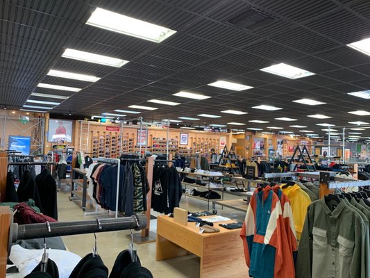 KINGS - Updated November 2024 - 57 Photos & 60 Reviews - 4889 Holt Blvd ...