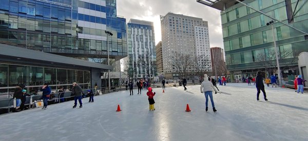 COMMUNITY ICE SKATING AT KENDALL SQUARE - 16 Photos & 38 Reviews - 300 ...