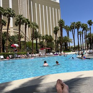 MANDALAY BAY BEACH - 526 Photos & 384 Reviews - 3950 S Las Vegas Blvd ...
