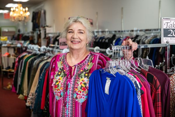 BAUBLES & BEADS - 15 Photos & 28 Reviews - 4107 S Capital Of Texas Hwy ...