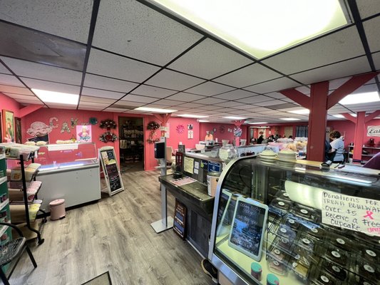 CAKE LADY CAFE - Updated December 2025 - 14 Photos & 19 Reviews - 2606 ...