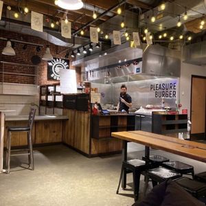 PLEASURE BURGER - 26 Photos & 29 Reviews - Burgers - 126 SW 2nd Ave ...