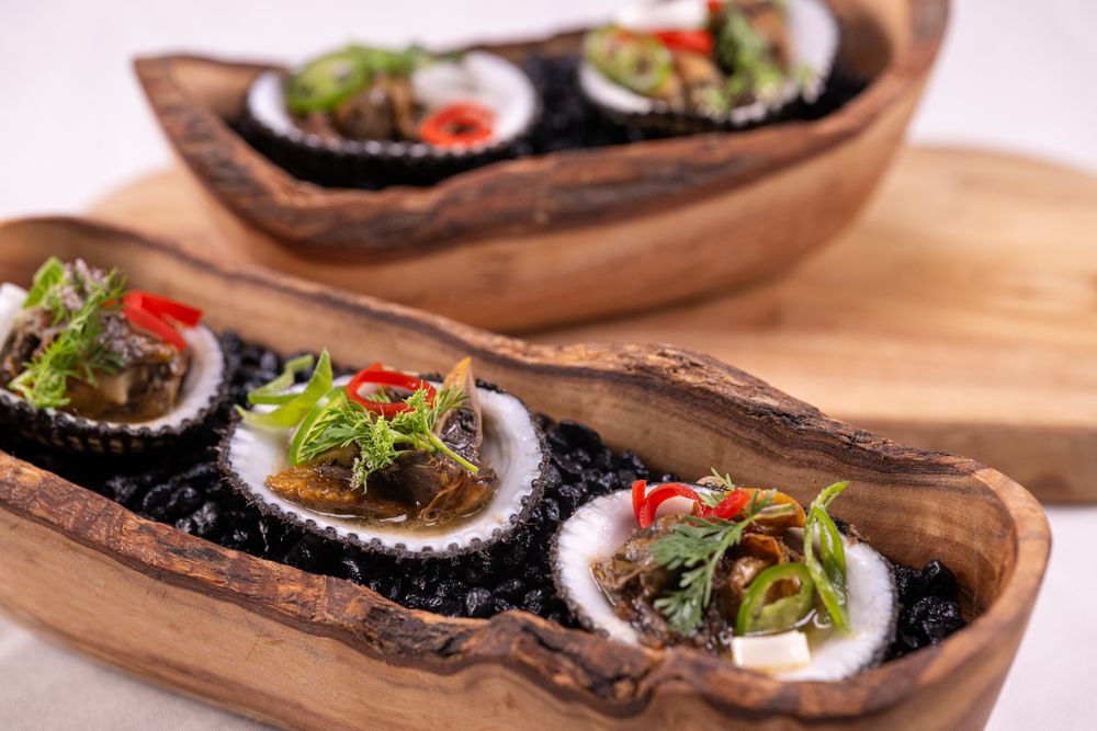 BEACHLIFE GROTTO - Updated June 2025 - 140 Photos & 106 Reviews - 1711 ...