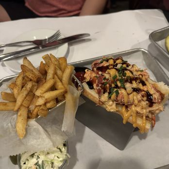 JACKSON HALL AMERICAN BAR & GRILLE - Updated May 2025 - 371 Photos ...