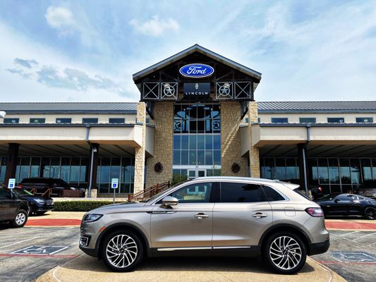 BLUEBONNET FORD LINCOLN - Updated January 2026 - 51 Photos & 165 ...