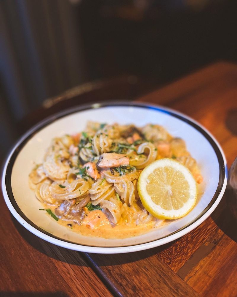 VON’S 1000 SPIRITS - 3285 Photos & 2638 Reviews - 1225 1st Ave, Seattle ...