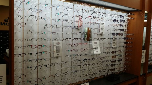 SVS VISION OPTICAL CENTERS - Updated 05/2025 - 15 Photos - 4100 Outer ...