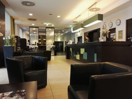 RAINERS HOTEL - 21 Photos & 10 Reviews - Hotels - Gudrunstr. 184, Wien ...