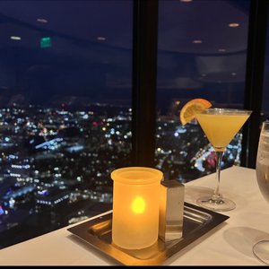 THE SUN DIAL RESTAURANT, BAR & VIEW - 1862 Photos & 1223 Reviews - 210 ...