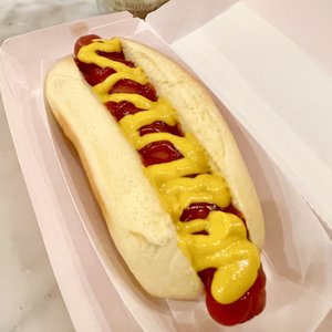THE MARK HOT DOG - 10 Photos - 25 E 77th St, New York, New York - Hot ...