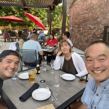 FOUR ROSES CAFE - Updated December 2025 - 348 Photos & 303 Reviews ...