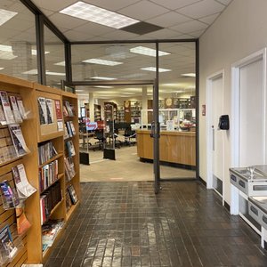 KENDALL NEIGHBORHOOD LIBRARY - Updated October 2025 - 20 Photos & 28 ...