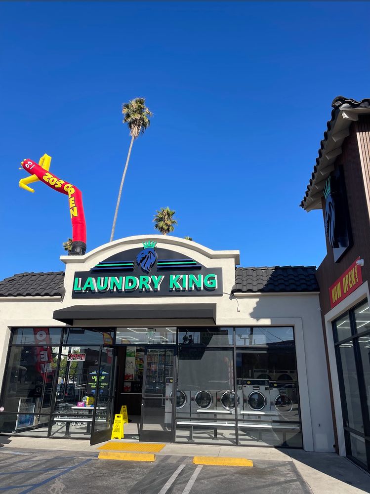 LAUNDRY KING - Updated May 2025 - 16 Photos & 17 Reviews - 6400 York ...