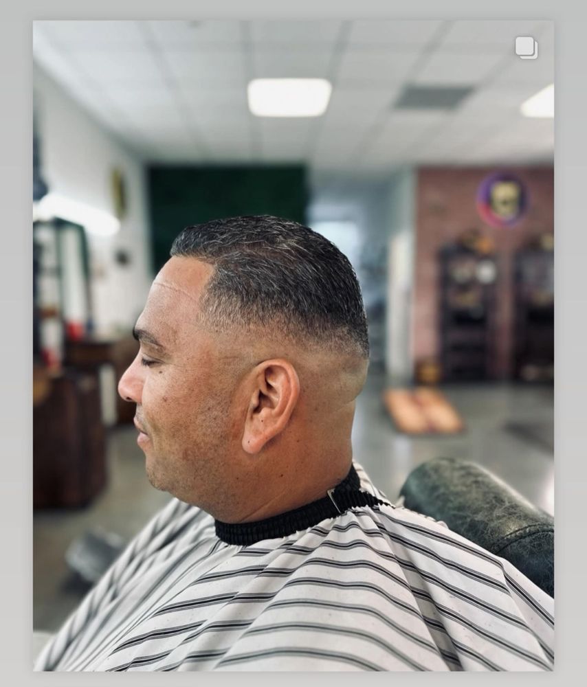 THE VINTAGE BARBER LOUNGE - Updated January 2026 - 107 Photos - 5535 ...
