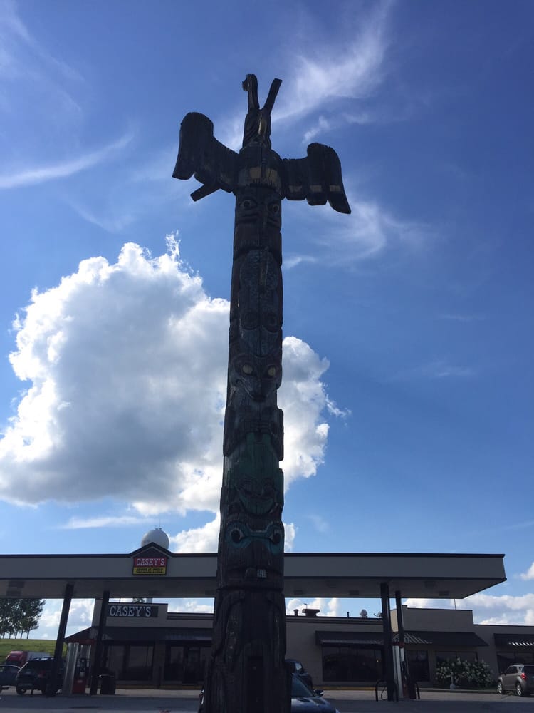 WILLIAMSBERG TOTEM POLE - Updated August 2025 - 128 W Evans St ...