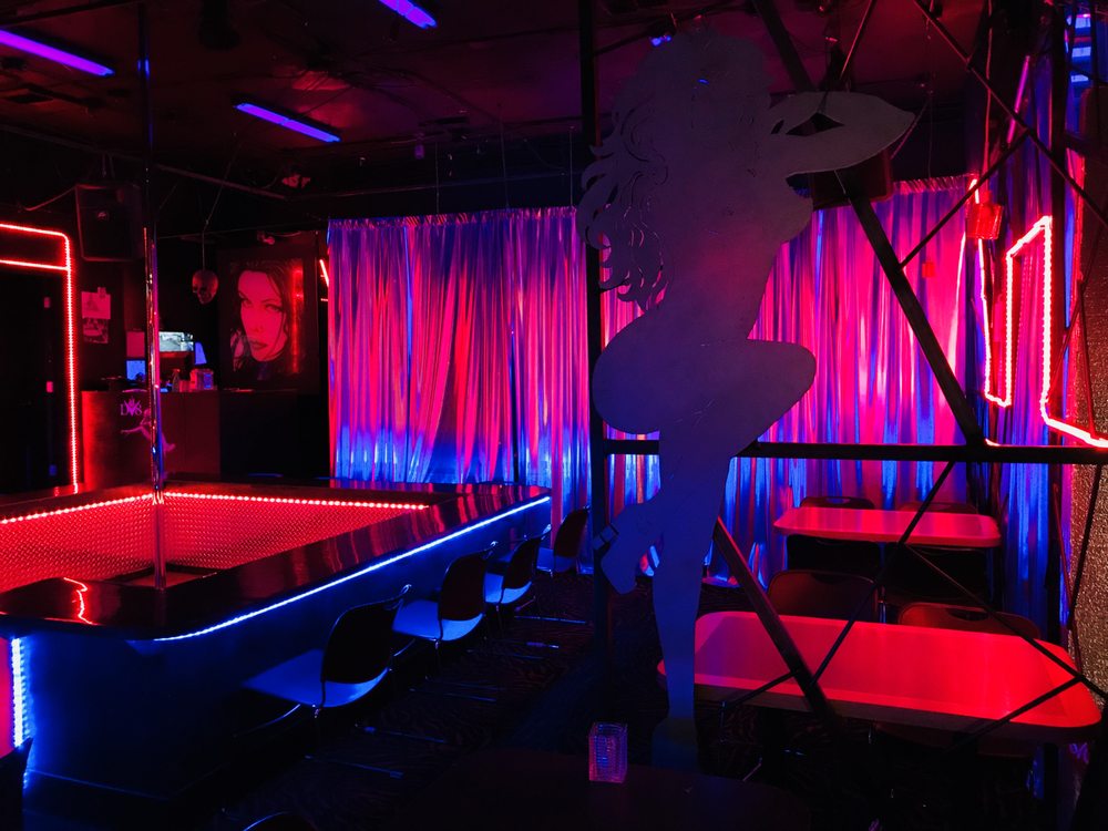 DV8 LOUNGE - Updated January 2025 - 66 Reviews - 5021 SE Powell Blvd ...