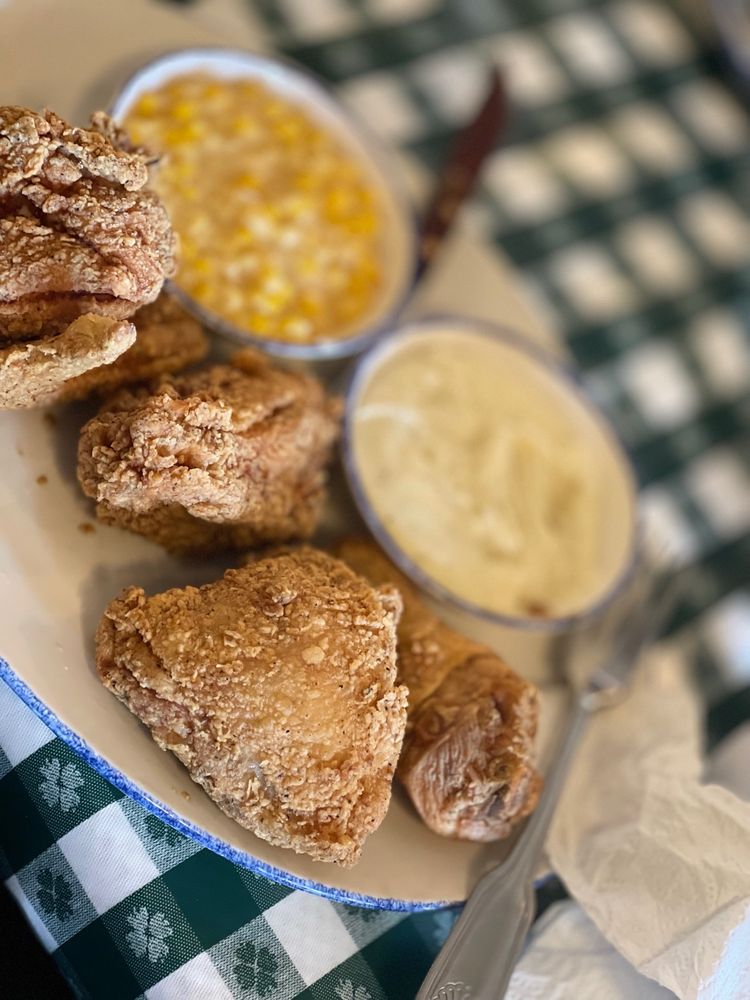 MIA’S TABLE - Updated December 2024 - 782 Photos & 882 Reviews - 3131 ...