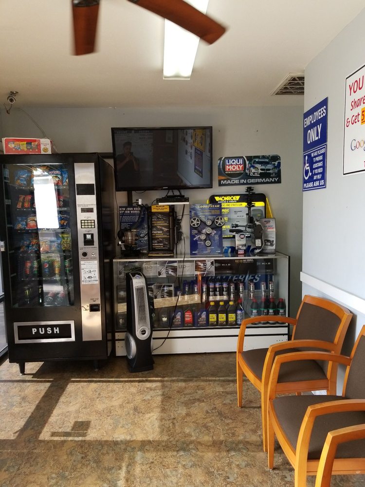 JJ’S AUTO SERVICE - 25 Photos & 123 Reviews - 12401 Woodruff Ave ...