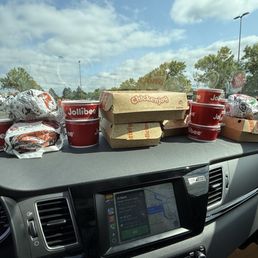 JOLLIBEE - Updated July 2025 - 48 Photos & 39 Reviews - 10875 NE ...