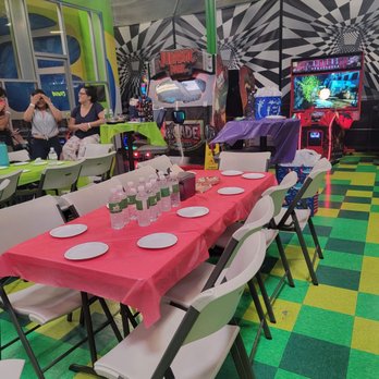 JUMP AROUND NOW - Updated August 2024 - 502 Photos & 564 Reviews - 1675 ...