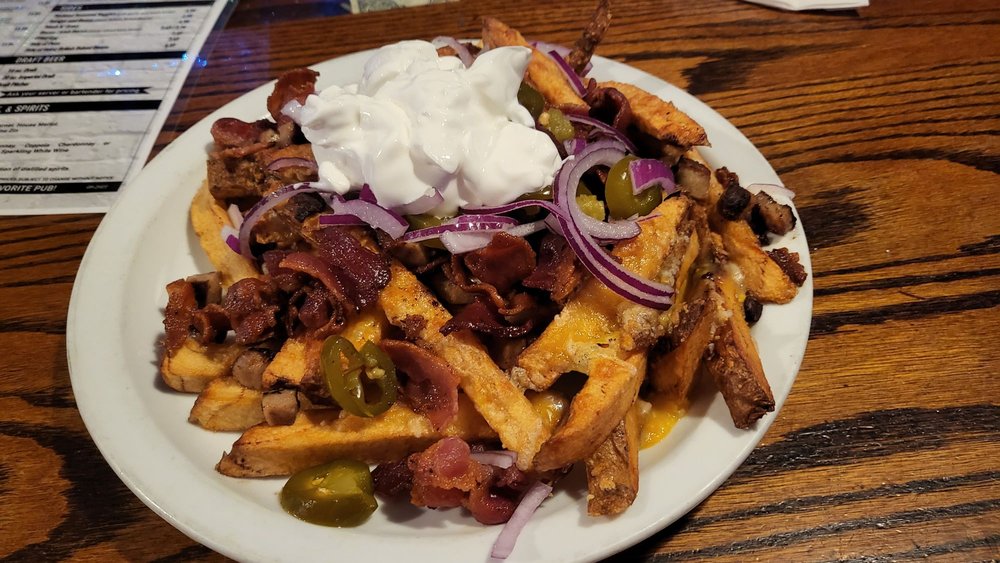 CHURCHILL ARMS PUB - Updated Jun 2024 - 90 Photos & 166 Reviews - 649 E ...