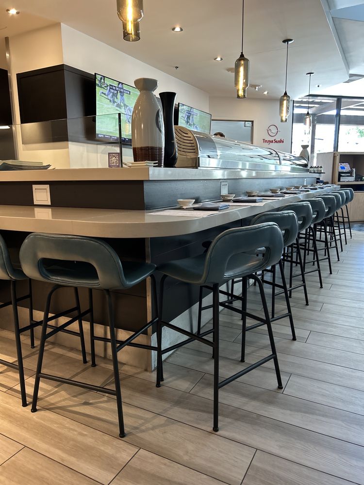 EVOLUTION BAR & CAFE - Updated August 2025 - 118 Photos & 68 Reviews ...