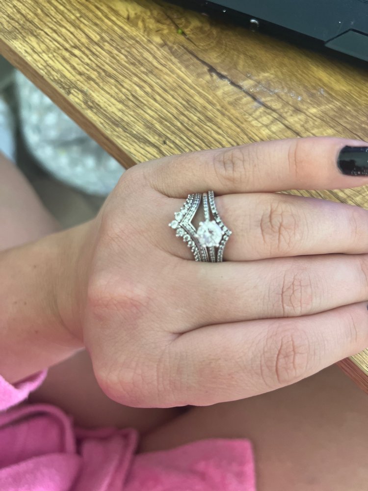 PANDORA MOA - Updated November 2024 - 18 Reviews - 127 N Garden ...