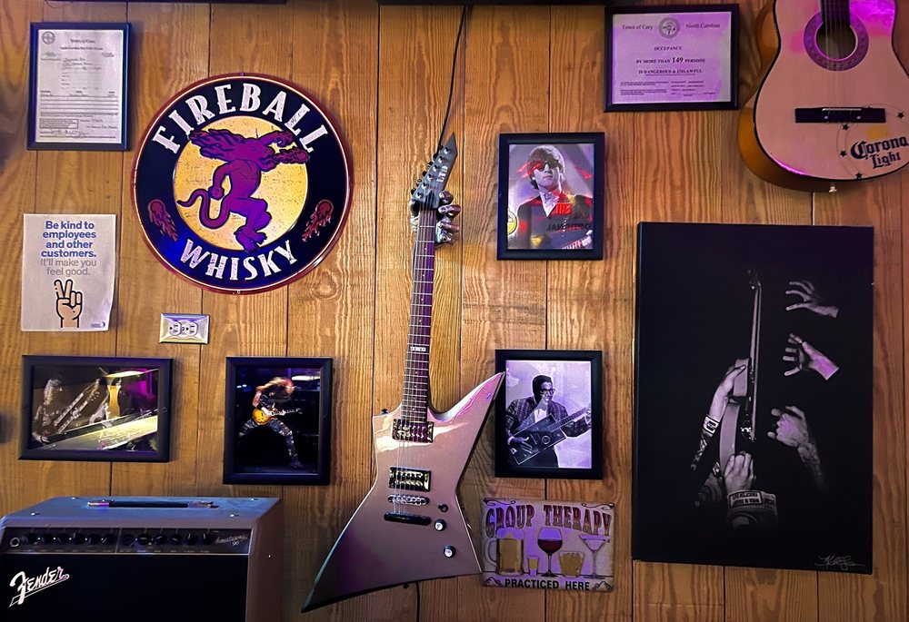 BACKSTAGE PUB - Updated December 2025 - 11 Photos & 17 Reviews - 401 ...