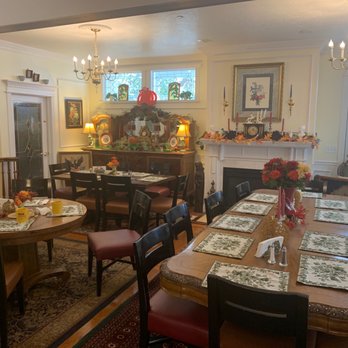 BIG YELLOW INN - Updated June 2025 - 72 Photos & 33 Reviews - 234 S ...