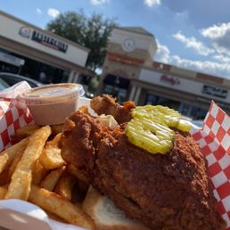 RICKY’S HOT CHICKEN - 718 Photos & 686 Reviews - 100 S Central Expy ...