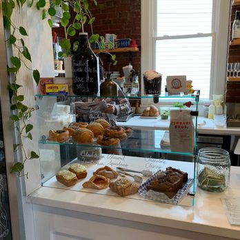 MOM ‘N ‘EM COFFEE & WINE - Updated October 2025 - 270 Photos & 146 ...