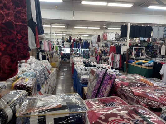 SEATTLE INDOOR SWAP MEET - Updated October 2025 - 14802 Tukwila ...