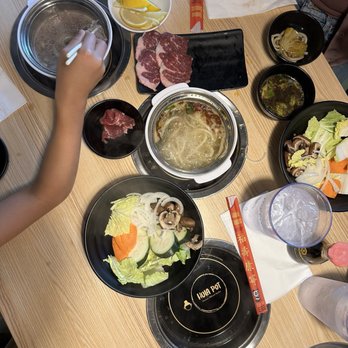 HULA POT - Updated November 2024 - 66 Photos & 67 Reviews - 113 N 4th ...