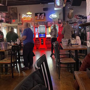 CHECKERED FLAG TAVERN - Updated October 2025 - 386 Photos & 171 Reviews ...