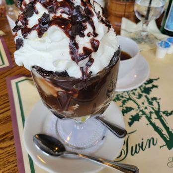 TWIN OAKS RESTAURANT - Updated October 2025 - 557 Photos & 591 Reviews ...