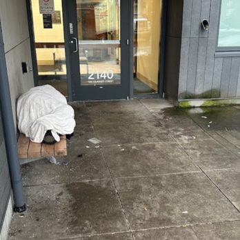 HOME FORWARD - Updated December 2025 - 10 Photos - 135 SW Ash St ...