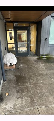 HOME FORWARD - Updated October 2025 - 10 Photos - 135 SW Ash St ...