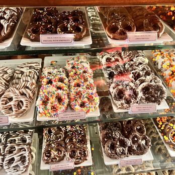 RIVER STREET SWEETS - Updated October 2025 - 107 Photos & 41 Reviews ...