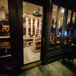 TAP N ASH SOCIAL CLUB - Updated July 2025 - 186 Photos & 111 Reviews ...