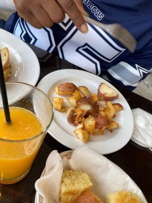 FAMOUS TOASTERY - 308 Photos & 357 Reviews - 43780 Central Station Dr ...